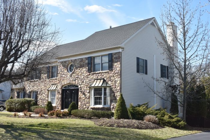 Your Guide to Gable Roofs: What is a Gable Roof, Pros, Cons, Types