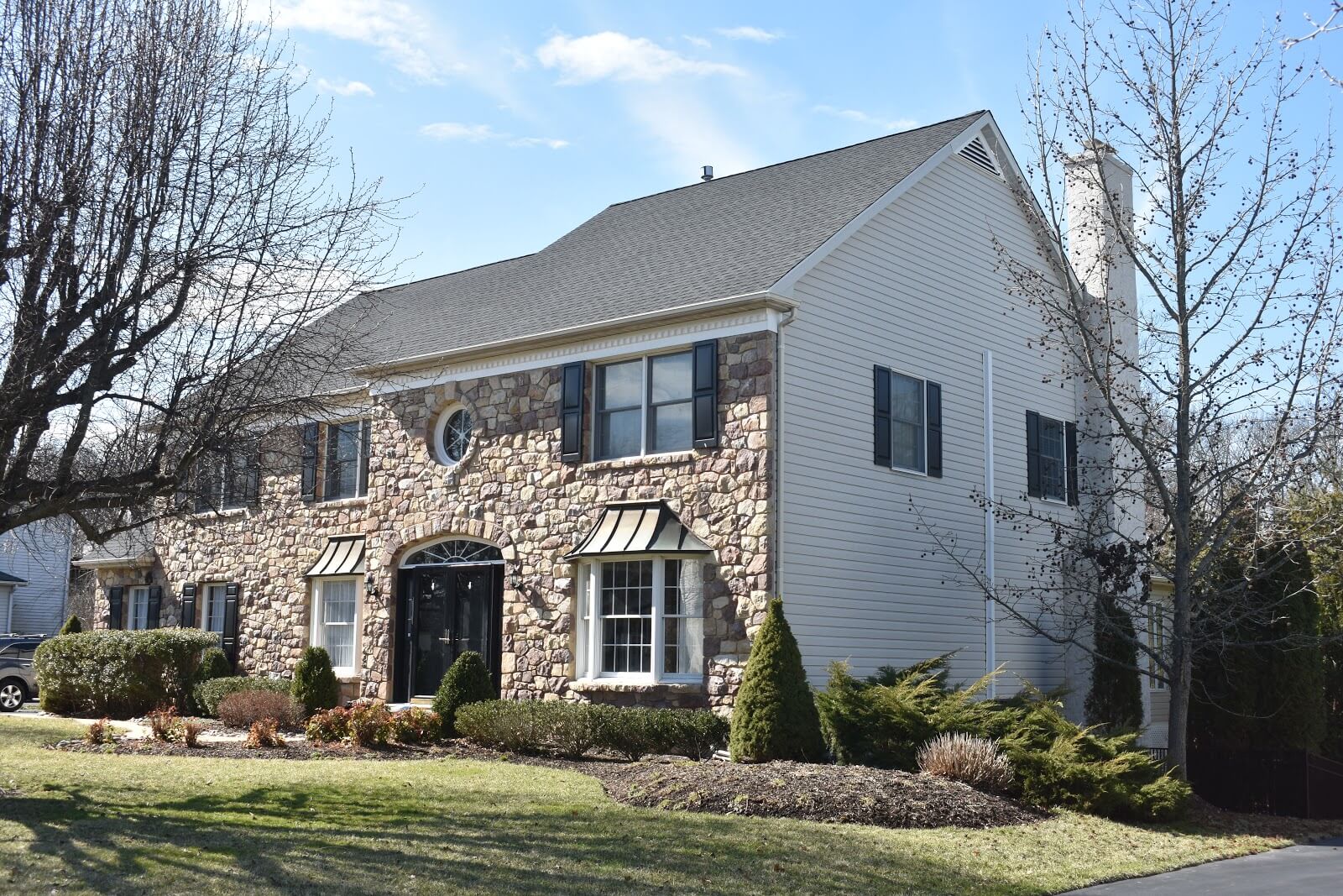 Your Guide to Gable Roofs: What is a Gable Roof, Pros, Cons, Types