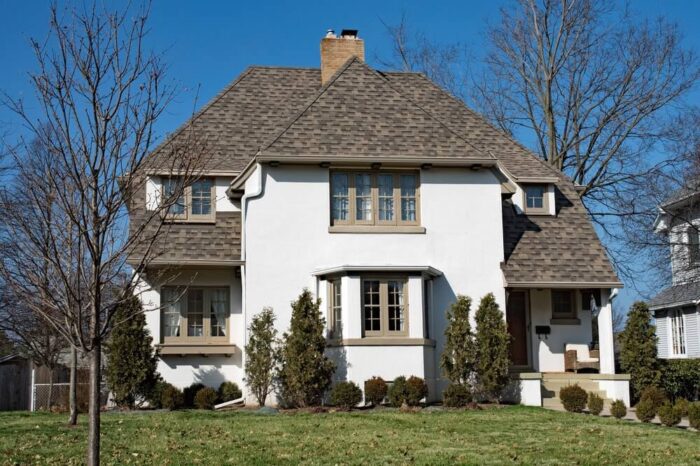 Hip Roofs: Pros, Cons, Installation Tips, Buying Guide